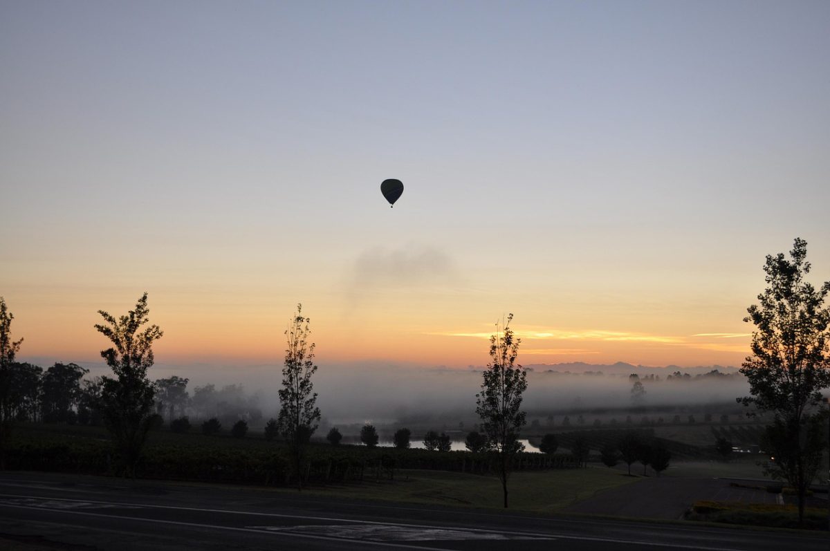 Peak Mini Bus Hire | Group Transport Maitland, Newcastle & Hunter Valley